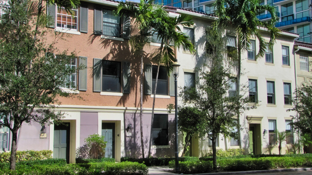 The Courtyards at CityPlace | Condo Complexes